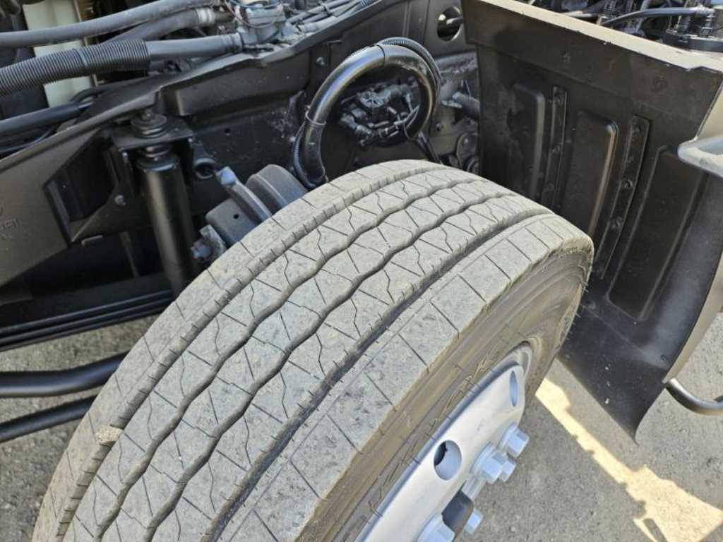 메가트럭 280 단바리 냉동탑 5톤 수동