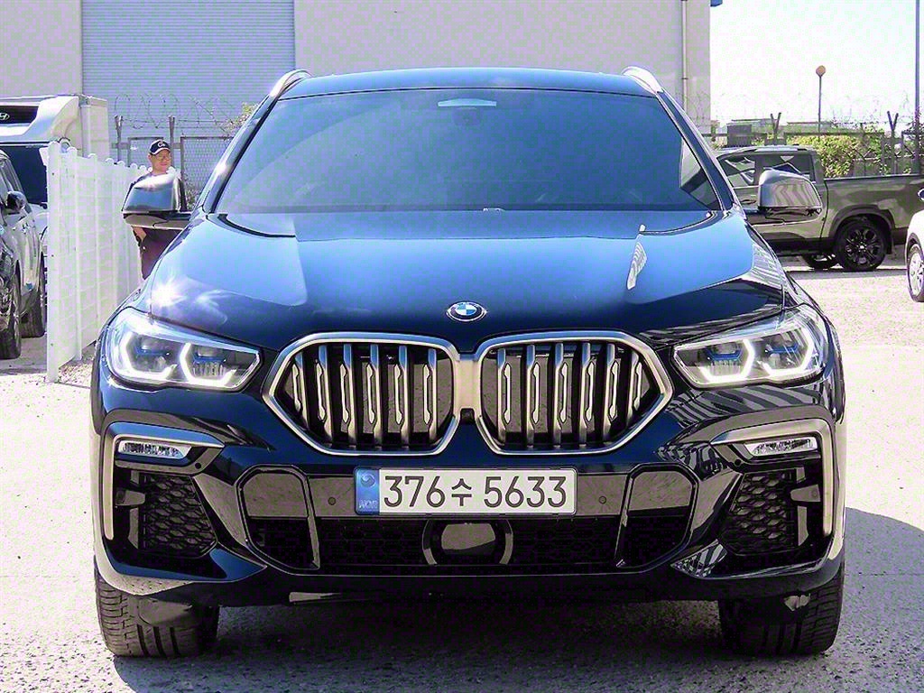 [BMW] X6 (G06) M50i