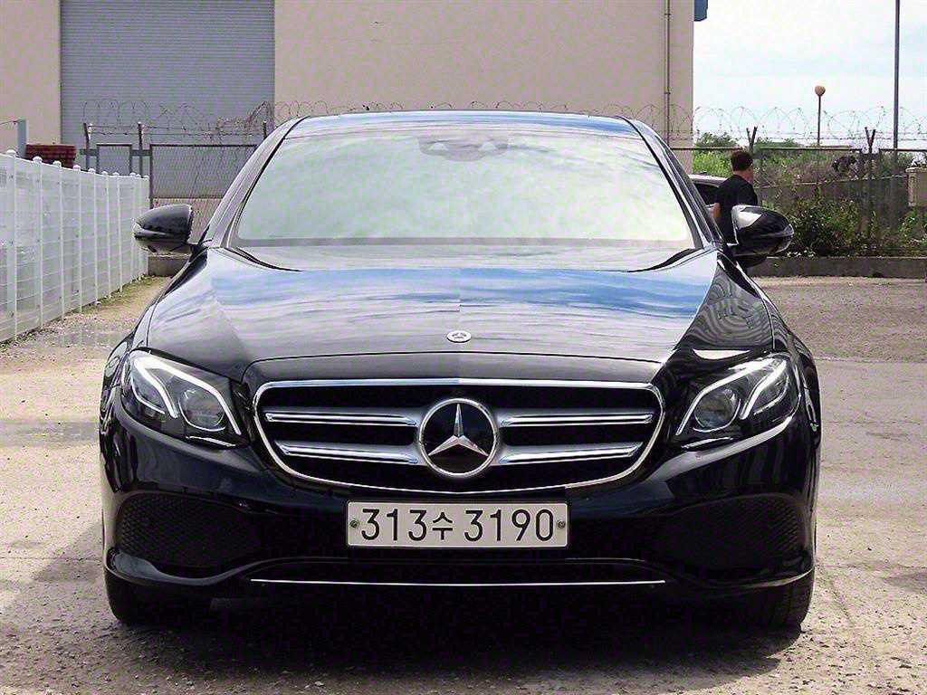 [Mercedes Benz] E-Class W213 E300 Avantgarde