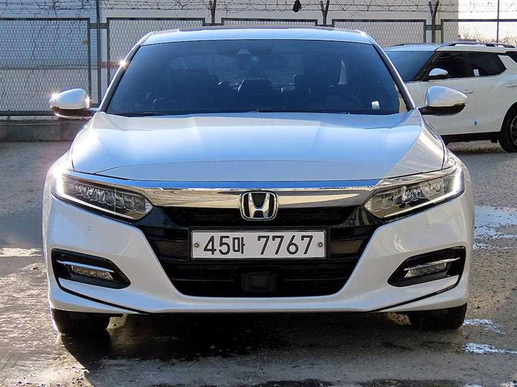 [혼다] 어코드(10세대) 2.0 하이브리드 투어링