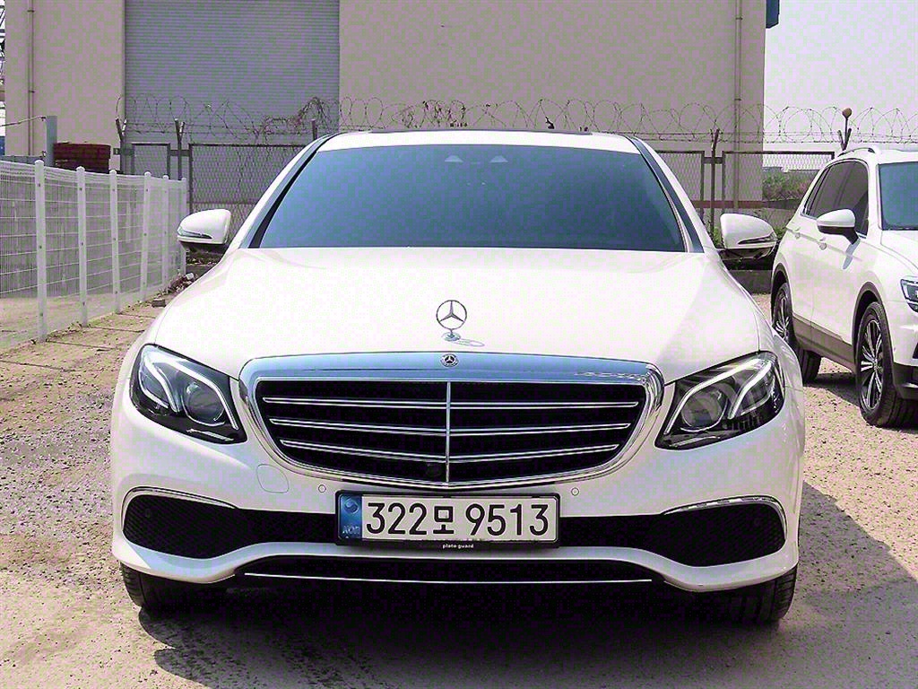 [Mercedes Benz] E-Class W213 E300 Exclusive